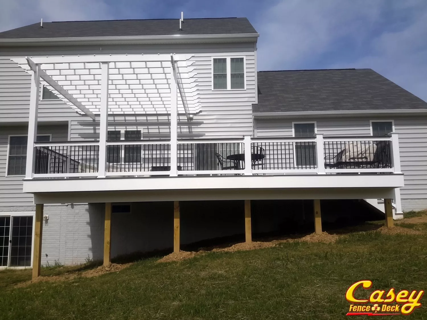 450 Sq Ft Fiberon Cottage Gray Deck with Graphite Double Picture Frame ...